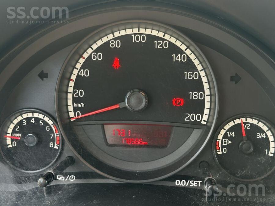 Black Volkswagen Up 2013 in Riga, with an engine capacity of 1.00 L and mileage of 179 thousand km for 3300 €, photo 11 on AUTOMOTO.COM.LV