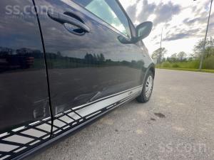 Black Volkswagen Up 2013 in Riga, with an engine capacity of 1.00 L and mileage of 179 thousand km for 3300 €, photo 14 on AUTOMOTO.COM.LV