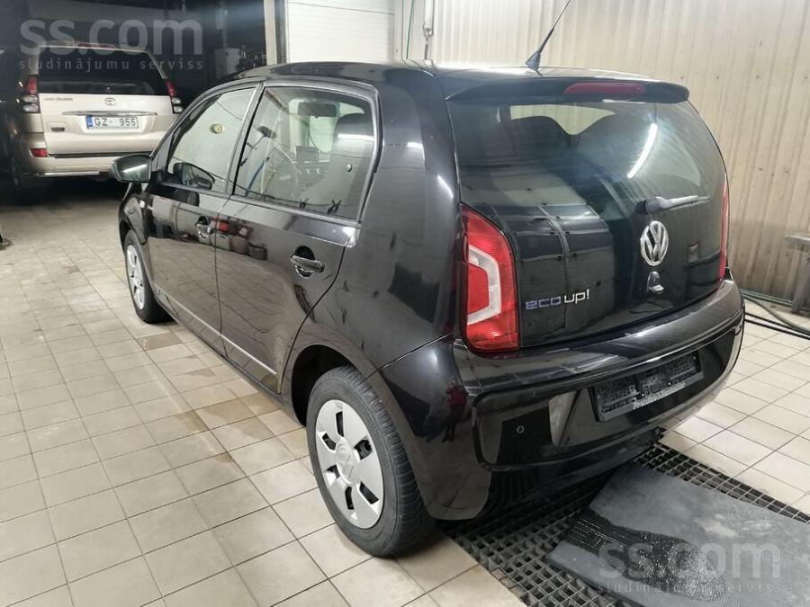 Melns Volkswagen Up 2014 Valmiera, ar dzinēja tilpumu 1.00 L un nobraukumu 120 tūkst. km par 6400 €, foto 4 vietnē AUTOMOTO.COM.LV