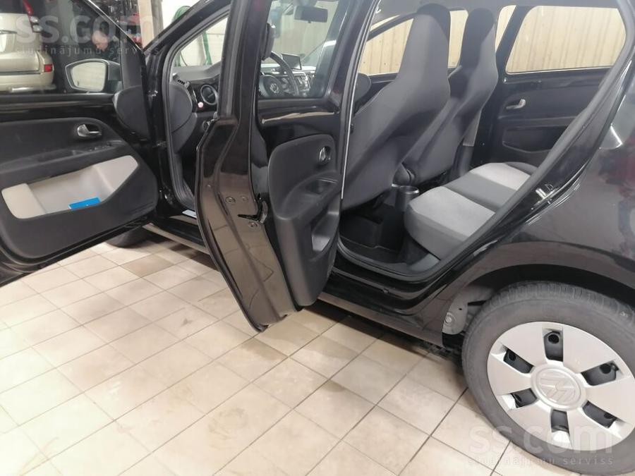 Melns Volkswagen Up 2014 Valmiera, ar dzinēja tilpumu 1.00 L un nobraukumu 120 tūkst. km par 6400 €, foto 8 vietnē AUTOMOTO.COM.LV