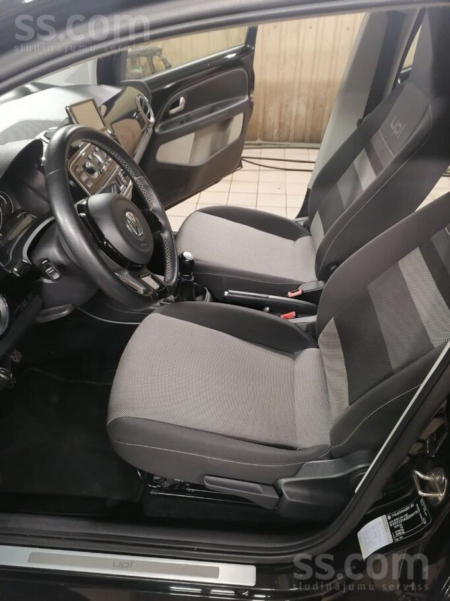 Melns Volkswagen Up 2014 Valmiera, ar dzinēja tilpumu 1.00 L un nobraukumu 120 tūkst. km par 6400 €, foto 10 vietnē AUTOMOTO.COM.LV