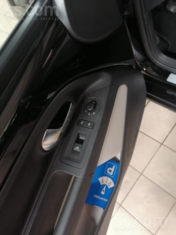 Melns Volkswagen Up 2014 Valmiera, ar dzinēja tilpumu 1.00 L un nobraukumu 120 tūkst. km par 6400 €, foto 10 vietnē AUTOMOTO.COM.LV