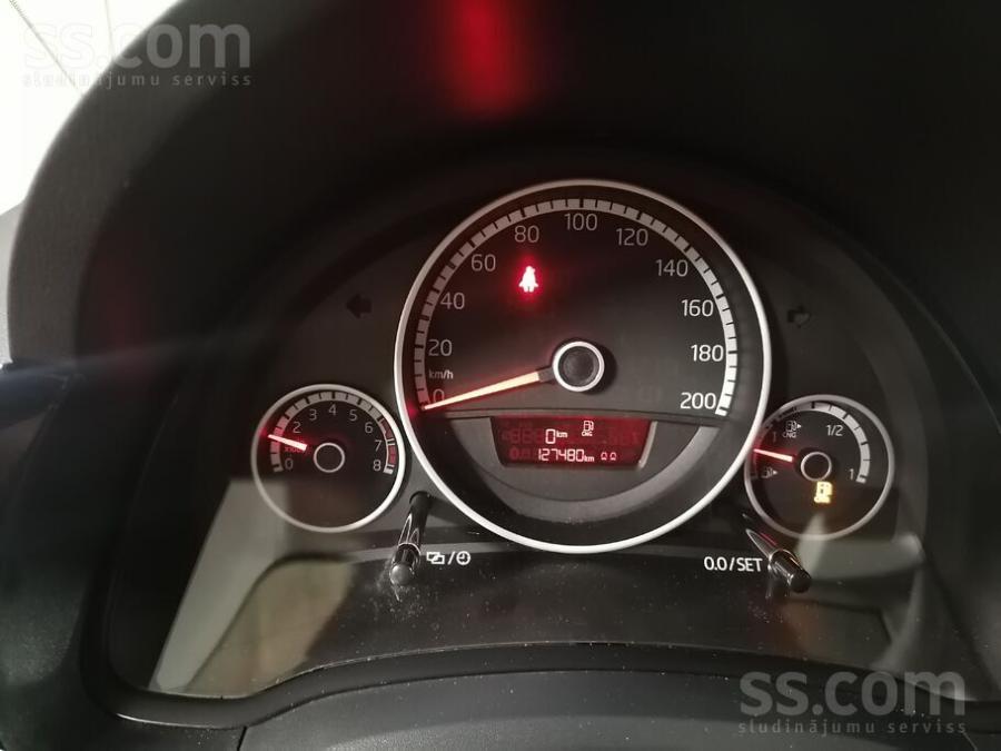 Melns Volkswagen Up 2014 Valmiera, ar dzinēja tilpumu 1.00 L un nobraukumu 120 tūkst. km par 6400 €, foto 12 vietnē AUTOMOTO.COM.LV