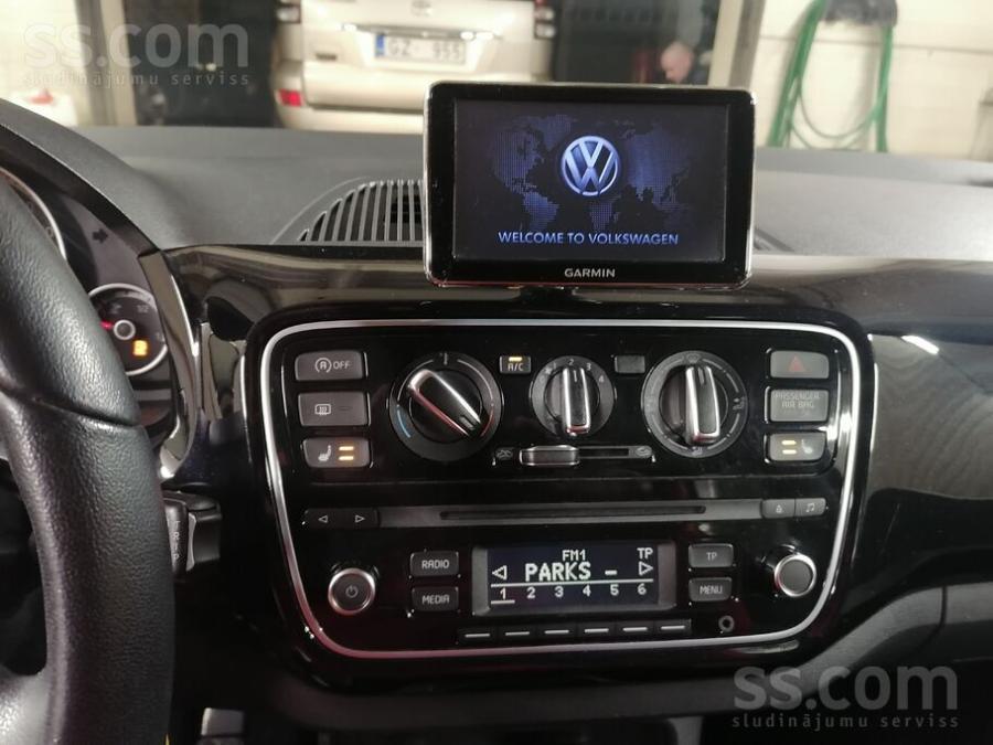Melns Volkswagen Up 2014 Valmiera, ar dzinēja tilpumu 1.00 L un nobraukumu 120 tūkst. km par 6400 €, foto 14 vietnē AUTOMOTO.COM.LV