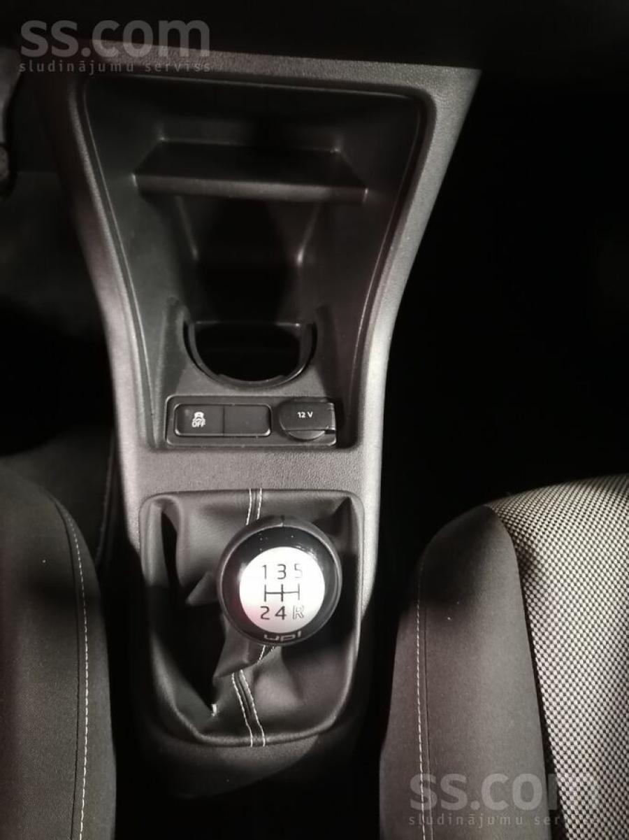 Melns Volkswagen Up 2014 Valmiera, ar dzinēja tilpumu 1.00 L un nobraukumu 120 tūkst. km par 6400 €, foto 15 vietnē AUTOMOTO.COM.LV