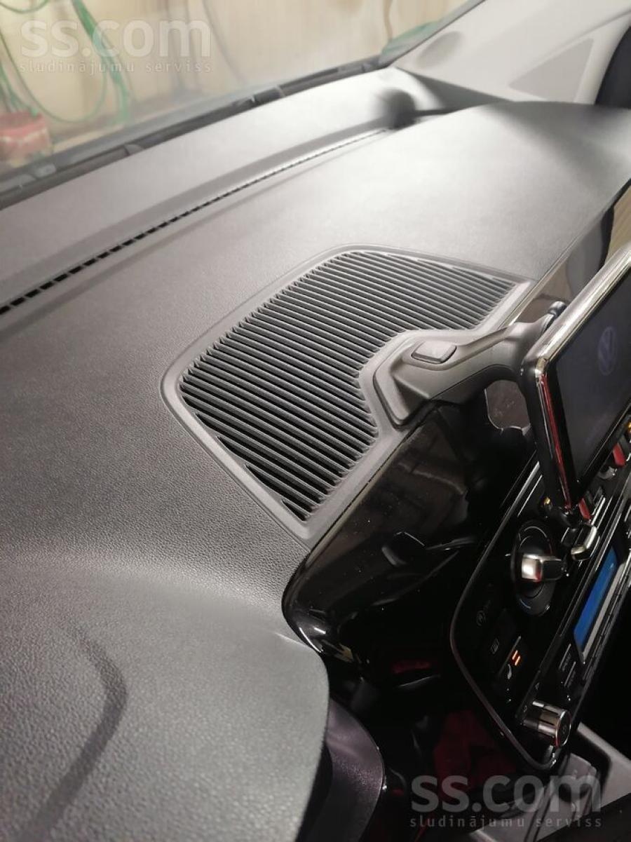 Melns Volkswagen Up 2014 Valmiera, ar dzinēja tilpumu 1.00 L un nobraukumu 120 tūkst. km par 6400 €, foto 16 vietnē AUTOMOTO.COM.LV