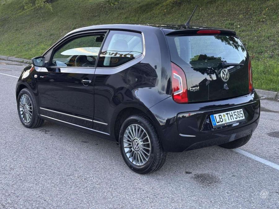 Melns Volkswagen Up 2014 Jonava, ar dzinēja tilpumu 1.00 L un nobraukumu 184 tūkst. km par 3499 €, foto 7 vietnē AUTOMOTO.COM.LV