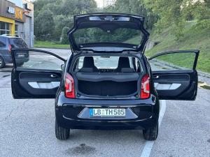 Melns Volkswagen Up 2014 Jonava, ar dzinēja tilpumu 1.00 L un nobraukumu 184 tūkst. km par 3499 €, foto 11 vietnē AUTOMOTO.COM.LV
