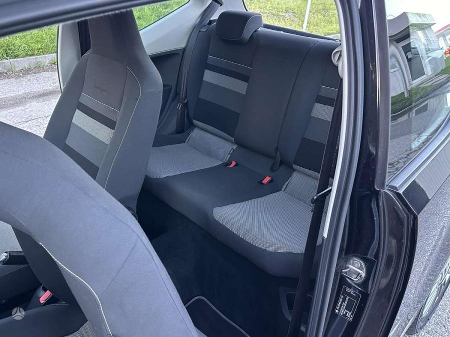 Melns Volkswagen Up 2014 Jonava, ar dzinēja tilpumu 1.00 L un nobraukumu 184 tūkst. km par 3499 €, foto 27 vietnē AUTOMOTO.COM.LV