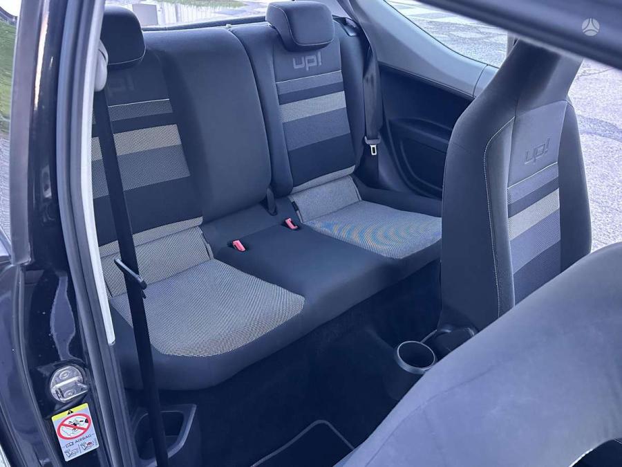 Melns Volkswagen Up 2014 Jonava, ar dzinēja tilpumu 1.00 L un nobraukumu 184 tūkst. km par 3499 €, foto 28 vietnē AUTOMOTO.COM.LV
