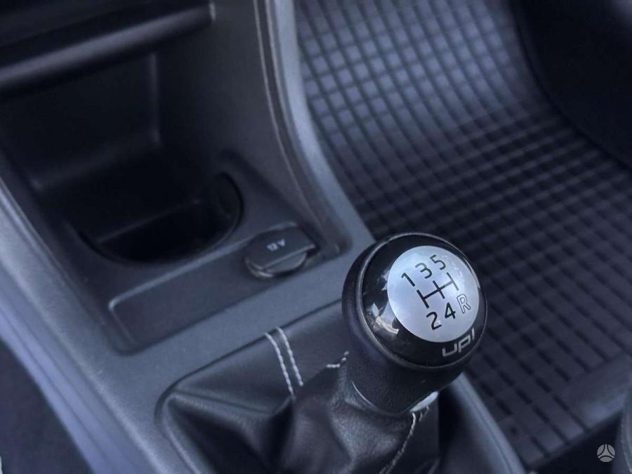 Черный Фольксваген Ап 2014 в Ионава, объемом двигателя 1.00 л и пробегом 184 тыс. км за 3499 €, фото 26 на AUTOMOTO.COM.LV