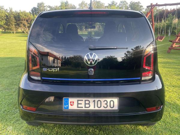 Melns Volkswagen Up 2021 Kėdainiai, ar dzinēja tilpumu 0.00 L un nobraukumu 64 tūkst. km par 9950 €, foto 4 vietnē AUTOMOTO.COM.LV