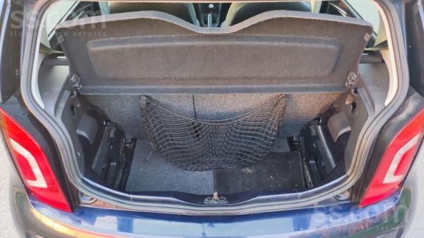 Blue Volkswagen Up 2014 in Riga, with an engine capacity of 1.00 L and mileage of 137 thousand km for 4800 €, photo 9 on AUTOMOTO.COM.LV