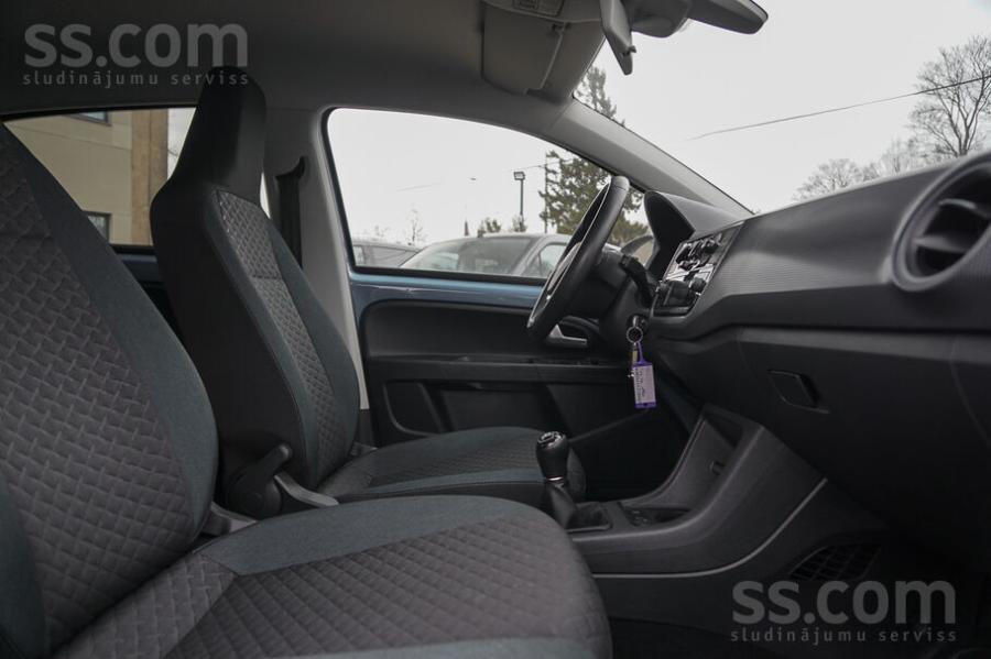 Zils Volkswagen Up 2019 Rīga, ar dzinēja tilpumu 1.00 L un nobraukumu 74 tūkst. km par 8990 €, foto 6 vietnē AUTOMOTO.COM.LV