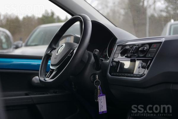 Zils Volkswagen Up 2019 Rīga, ar dzinēja tilpumu 1.00 L un nobraukumu 74 tūkst. km par 8990 €, foto 6 vietnē AUTOMOTO.COM.LV