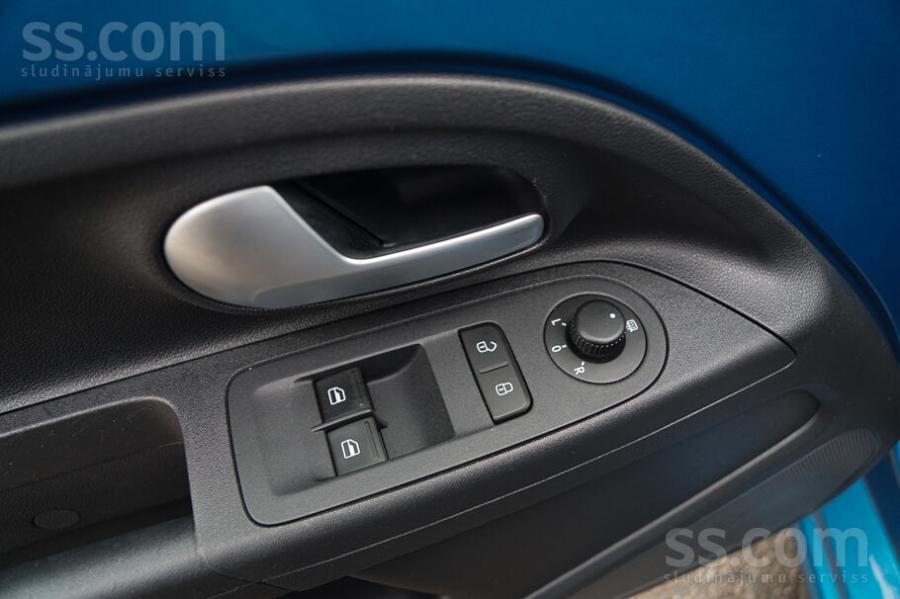 Zils Volkswagen Up 2019 Rīga, ar dzinēja tilpumu 1.00 L un nobraukumu 74 tūkst. km par 8990 €, foto 17 vietnē AUTOMOTO.COM.LV