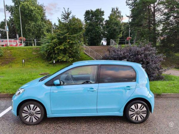Volkswagen Up 2020 in Vilnius on AUTOMOTO.COM.LV Blue Volkswagen Up 2020 in Vilnius, with an engine capacity of 0.00 L and mileage of 107 thousand km for 8650 €, photo 3 on AUTOMOTO.COM.LV