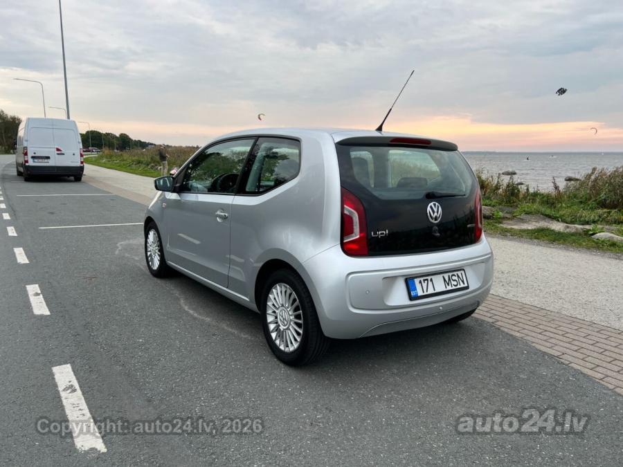Pelēks Volkswagen Up 2012 Tallina, ar dzinēja tilpumu 1.00 L un nobraukumu 35 tūkst. km par 6490 €, foto 7 vietnē AUTOMOTO.COM.LV