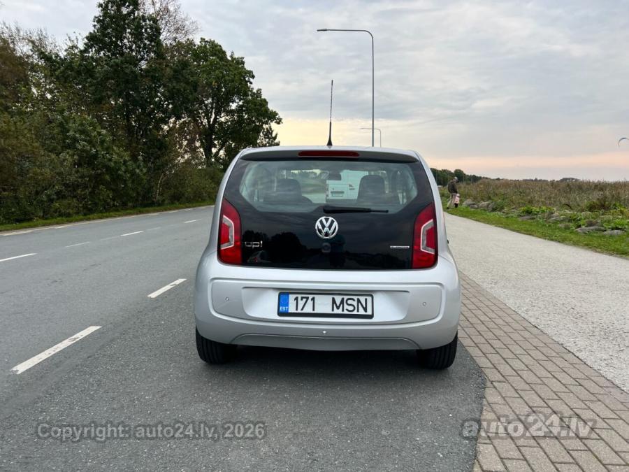 Pelēks Volkswagen Up 2012 Tallina, ar dzinēja tilpumu 1.00 L un nobraukumu 35 tūkst. km par 6490 €, foto 8 vietnē AUTOMOTO.COM.LV
