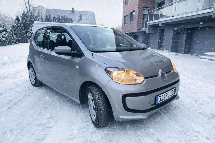 Pelēks Volkswagen Up 2013 Viļņa, ar dzinēja tilpumu 1.00 L un nobraukumu 185 tūkst. km par 2800 €, foto 2 vietnē AUTOMOTO.COM.LV