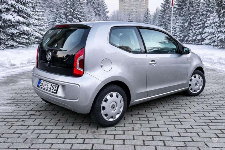 Pelēks Volkswagen Up 2013 Viļņa, ar dzinēja tilpumu 1.00 L un nobraukumu 185 tūkst. km par 2800 €, foto 4 vietnē AUTOMOTO.COM.LV