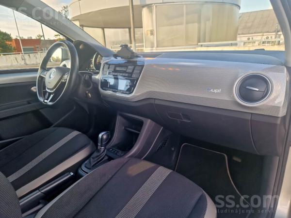 Pelēks Volkswagen Up 2018 Rīga, ar dzinēja tilpumu 1.00 L un nobraukumu 60 tūkst. km par 7550 €, foto 11 vietnē AUTOMOTO.COM.LV