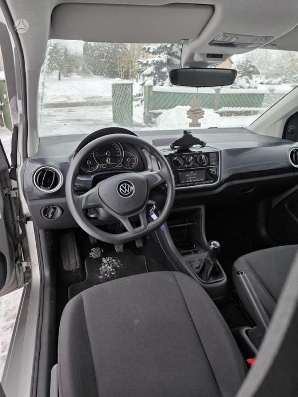 Pelēks Volkswagen Up 2022 Elektrėnai, ar dzinēja tilpumu 1.00 L un nobraukumu 123 tūkst. km par 7850 €, foto 6 vietnē AUTOMOTO.COM.LV