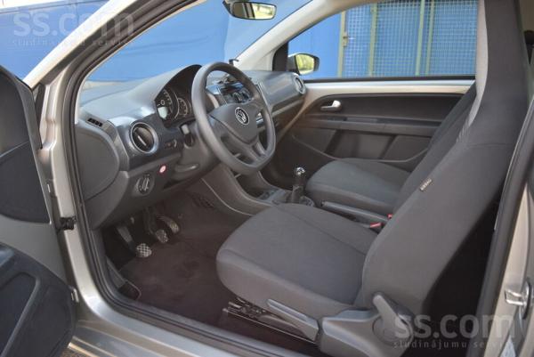 Pelēks Volkswagen Up 2022 Rīga, ar dzinēja tilpumu 1.00 L un nobraukumu 26 tūkst. km par 9900 €, foto 3 vietnē AUTOMOTO.COM.LV