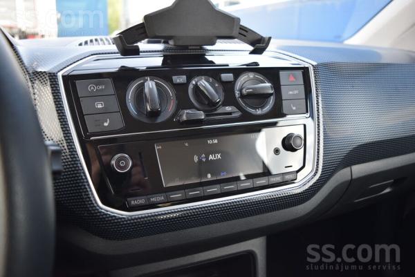 Pelēks Volkswagen Up 2022 Rīga, ar dzinēja tilpumu 1.00 L un nobraukumu 26 tūkst. km par 9900 €, foto 6 vietnē AUTOMOTO.COM.LV