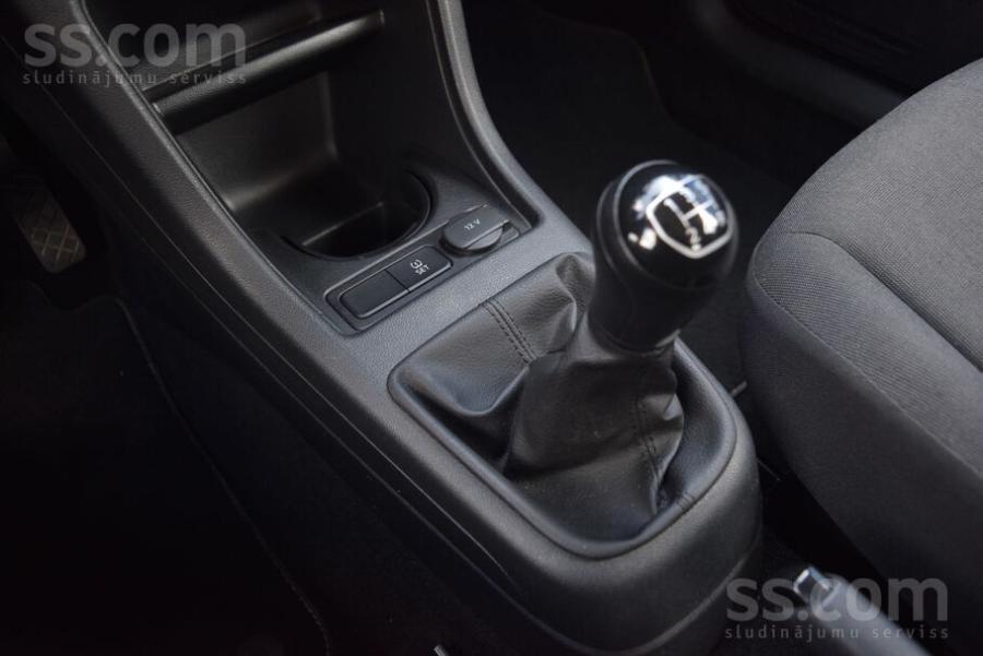 Grey Volkswagen Up 2022 in Riga, with an engine capacity of 1.00 L and mileage of 26 thousand km for 6500 €, photo 6 on AUTOMOTO.COM.LV