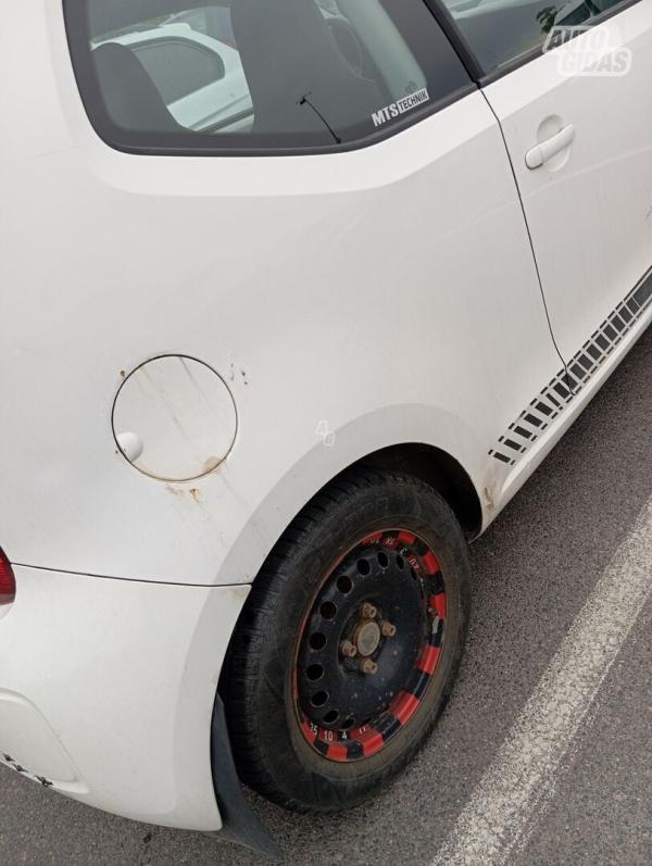 Volkswagen Up 2014 Viļņa, ar dzinēja tilpumu 1.00 L un nobraukumu 209 tūkst. km par 1200 €, foto 6 vietnē AUTOMOTO.COM.LV