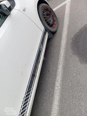 Volkswagen Up 2014 in Vilnius, with an engine capacity of 1.00 L and mileage of 209 thousand km for 1200 €, photo 8 on AUTOMOTO.COM.LV