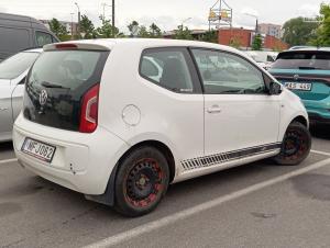Volkswagen Up 2014 in Vilnius, with an engine capacity of 1.00 L and mileage of 209 thousand km for 1200 €, photo 3 on AUTOMOTO.COM.LV