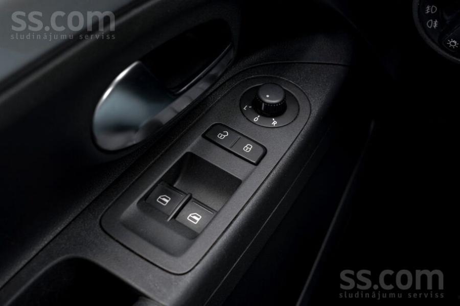 Volkswagen Up 2014 in Riga, with an engine capacity of 1.00 L and mileage of 193 thousand km for 3750 €, photo 14 on AUTOMOTO.COM.LV