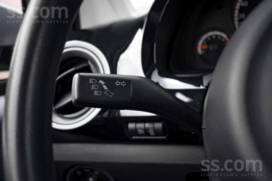 Volkswagen Up 2014 in Riga, with an engine capacity of 1.00 L and mileage of 193 thousand km for 3750 €, photo 18 on AUTOMOTO.COM.LV