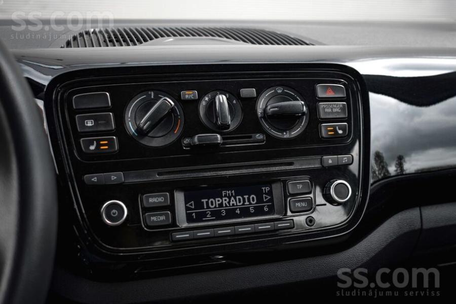 Volkswagen Up 2014 in Riga, with an engine capacity of 1.00 L and mileage of 193 thousand km for 3750 €, photo 22 on AUTOMOTO.COM.LV