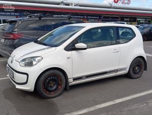 Volkswagen Up 2014 Viļņa, ar dzinēja tilpumu 1.00 L un nobraukumu 209 tūkst. km par 1000 €, foto  vietnē AUTOMOTO.COM.LV
