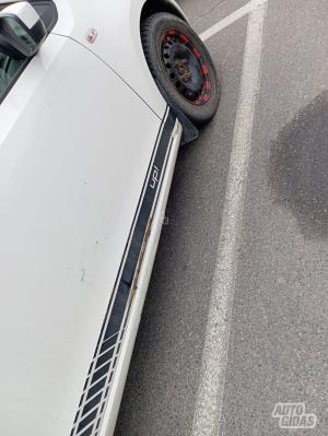 Volkswagen Up 2014 Viļņa, ar dzinēja tilpumu 1.00 L un nobraukumu 209 tūkst. km par 1000 €, foto 9 vietnē AUTOMOTO.COM.LV