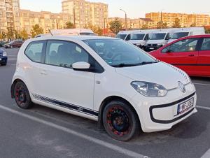 Volkswagen Up 2014 in Vilnius, with an engine capacity of 1.00 L and mileage of 209 thousand km for 1000 €, photo 4 on AUTOMOTO.COM.LV