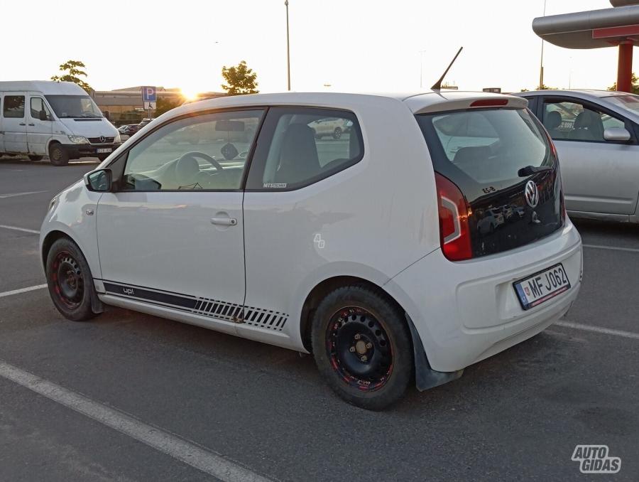 Volkswagen Up 2014 in Vilnius, with an engine capacity of 1.00 L and mileage of 209 thousand km for 900 €, photo 3 on AUTOMOTO.COM.LV