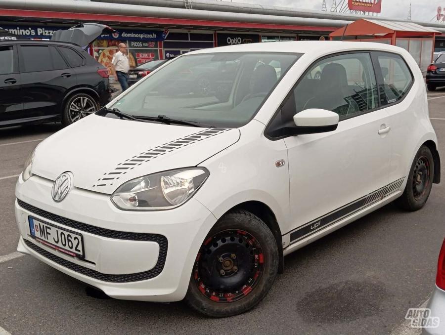 Volkswagen Up 2014 in Vilnius, with an engine capacity of 1.00 L and mileage of 209 thousand km for 900 €, photo 4 on AUTOMOTO.COM.LV
