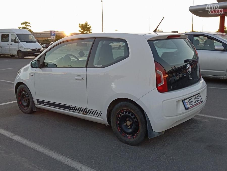 Volkswagen Up 2014 in Vilnius, with an engine capacity of 1.00 L and mileage of 209 thousand km for 900 €, photo 3 on AUTOMOTO.COM.LV