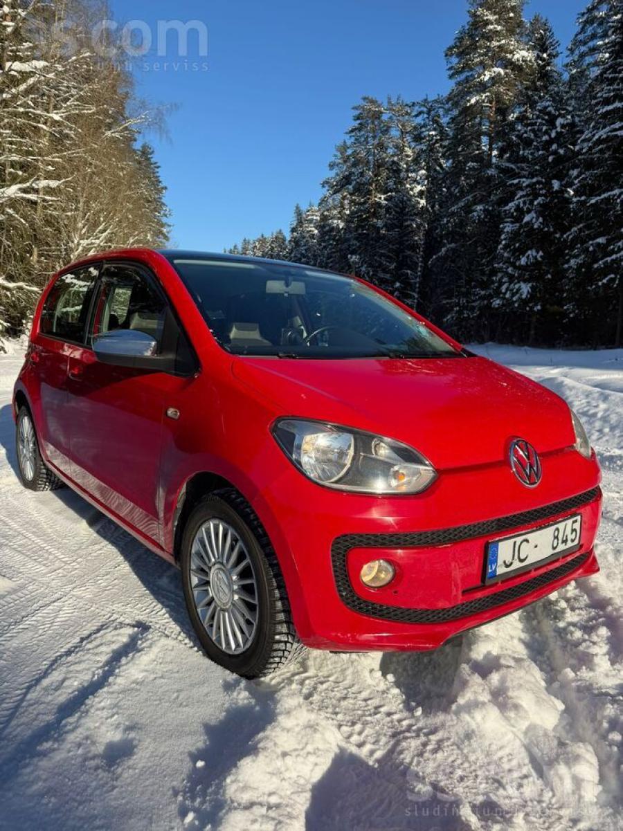 Red Volkswagen Up 2012 in Daugavpils, with an engine capacity of 1.00 L and mileage of 178 thousand km for 2350 €, photo 2 on AUTOMOTO.COM.LV