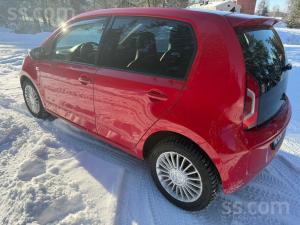 Red Volkswagen Up 2012 in Daugavpils, with an engine capacity of 1.00 L and mileage of 178 thousand km for 2350 €, photo 4 on AUTOMOTO.COM.LV