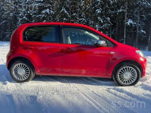 Red Volkswagen Up 2012 in Daugavpils, with an engine capacity of 1.00 L and mileage of 178 thousand km for 2350 €, photo 8 on AUTOMOTO.COM.LV