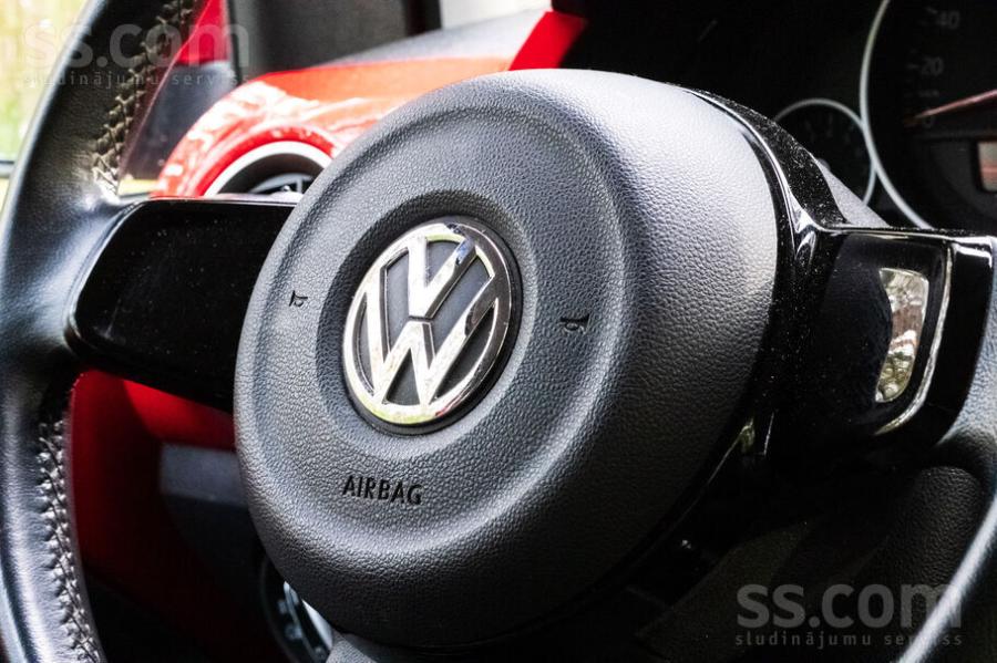 Red Volkswagen Up 2012 in Jurmala, with an engine capacity of 1.00 L and mileage of 185 thousand km for 1500 €, photo 7 on AUTOMOTO.COM.LV