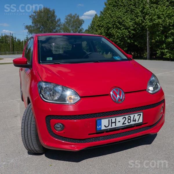 Sarkans Volkswagen Up 2013 Rīga, ar dzinēja tilpumu 1.00 L un nobraukumu 196 tūkst. km par 2200 €, foto 1 vietnē AUTOMOTO.COM.LV
