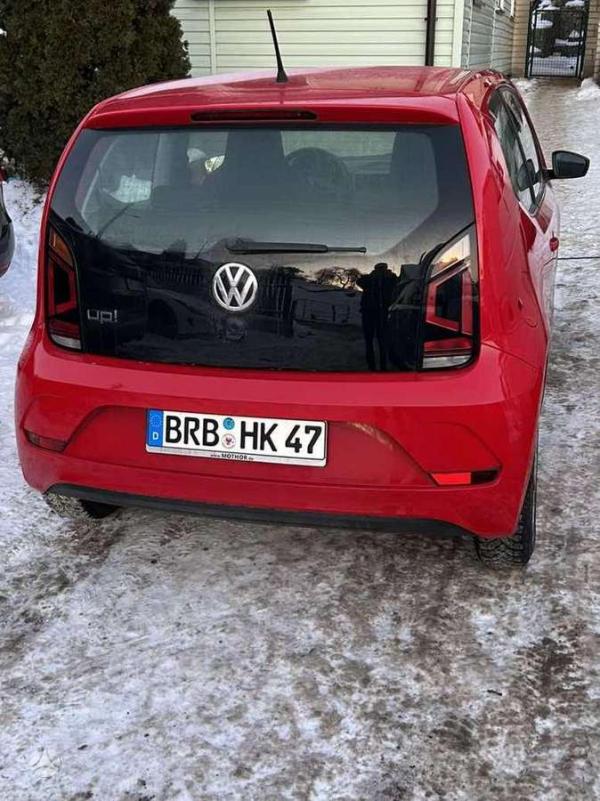 Sarkans Volkswagen Up 2019 Kauņa, ar dzinēja tilpumu 1.00 L un nobraukumu 86 tūkst. km par 4850 €, foto 3 vietnē AUTOMOTO.COM.LV