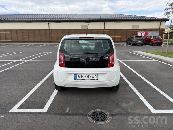 White Volkswagen Up 2012 in Riga, with an engine capacity of 1.00 L and mileage of 206 thousand km for 3650 €, photo 4 on AUTOMOTO.COM.LV