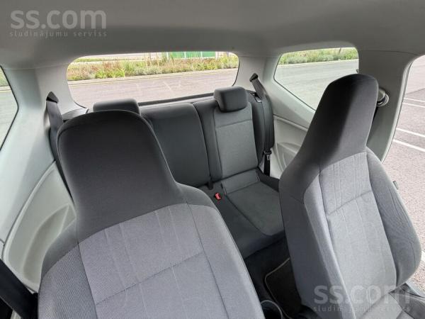 White Volkswagen Up 2012 in Riga, with an engine capacity of 1.00 L and mileage of 206 thousand km for 3650 €, photo 7 on AUTOMOTO.COM.LV